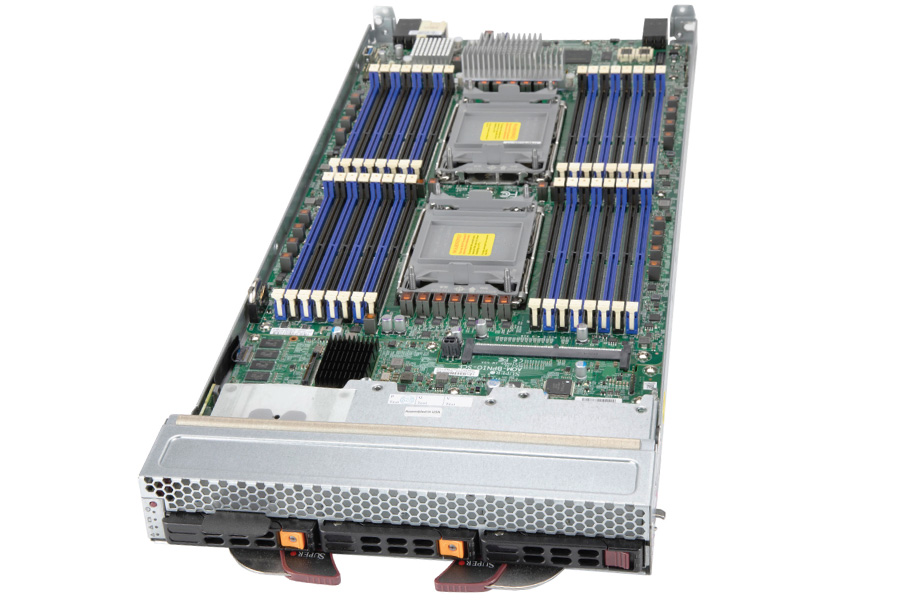 Supermicro 3 Bays Dual Sockets Single Blade Server - SBI-620P-1C3N